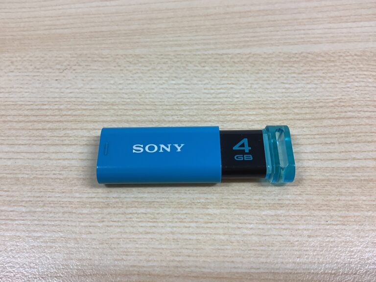 SONY PocketBit USM 4GU USBポートに挿入するとLEDがチカチカ点滅するものの認識しない - データSOS